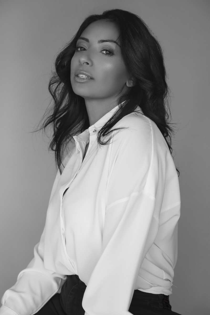 Jeanette Holliday | Fresh Agents Real and Relatable Artist