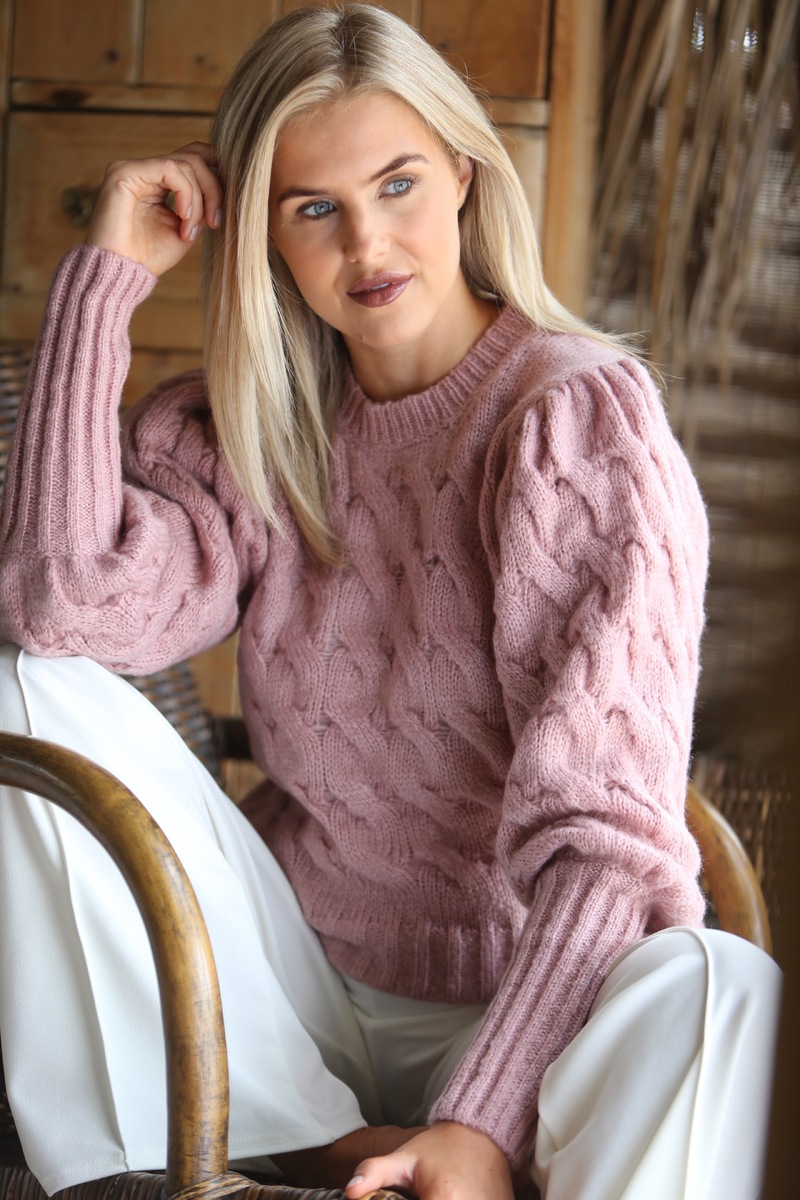 Natalie Constable | Fresh Agents Presenters