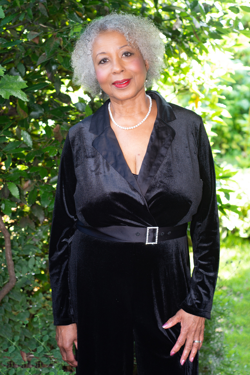 Angela Lewis-Wright | Fresh Agents Film & TV Extras