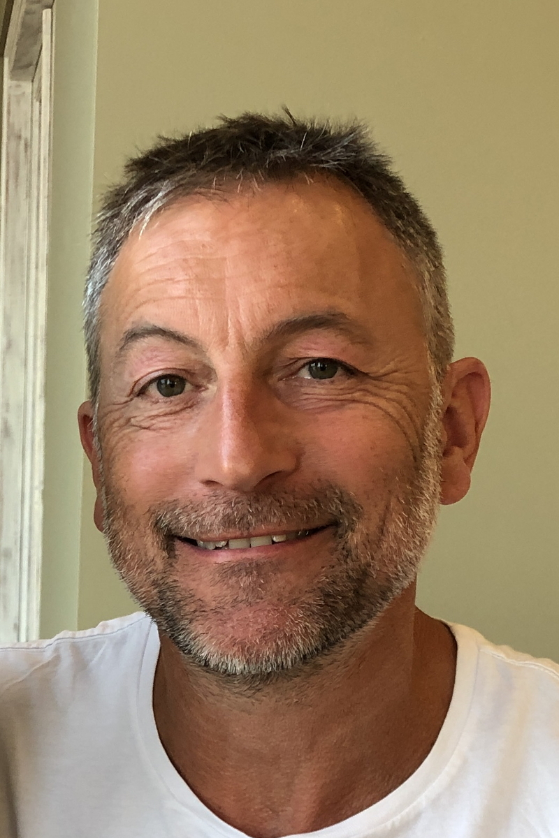 Stephen Lewington | Fresh Agents Real and Relatable Artist